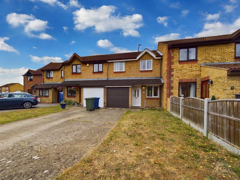 Modern Three-Bedroom Terraced House in Cul-de-Sac Location on Elmdon ...