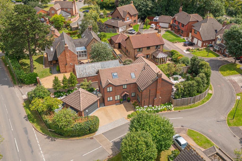 Warwick Road, Southam 5 bed detached house - £850,000