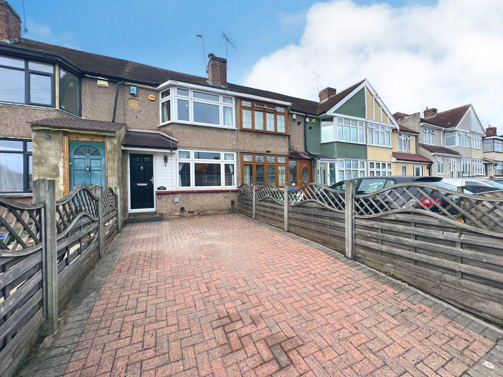 Parkside Avenue, Bexleyheath DA7 6NU 2 bed terraced house - £1,600 pcm ...