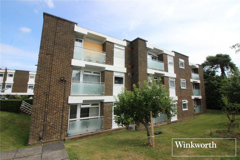 The Reddings, Red Road, Borehamwood... 2 bed apartment for sale - £357,200