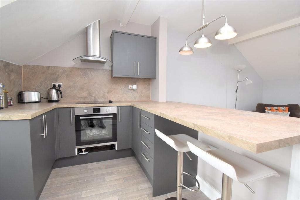 Hamilton Road, Felixstowe, Suffolk, IP11 2 bed apartment to rent - £925 ...