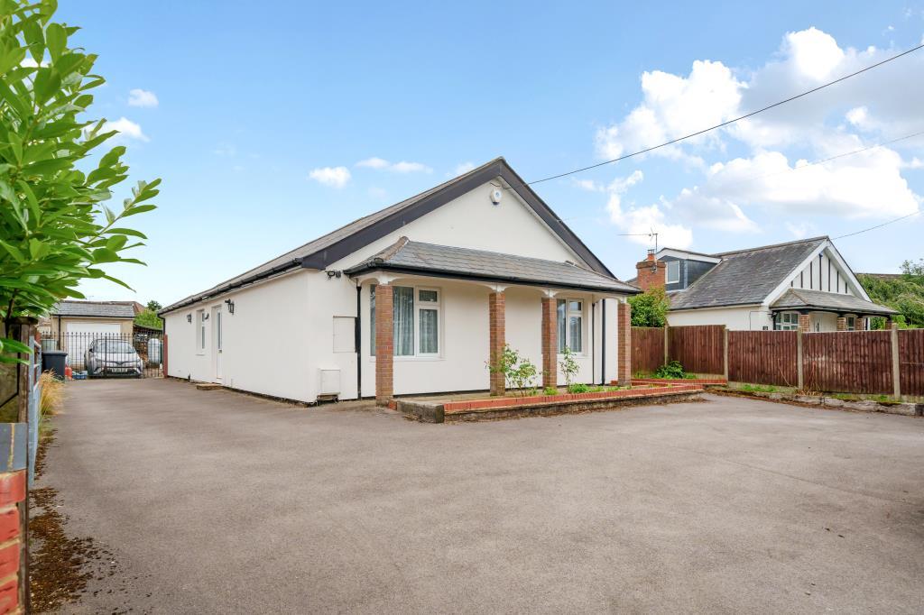 High Wycombe, Buckinghamshire, HP12 3 bed detached bungalow - £500,000