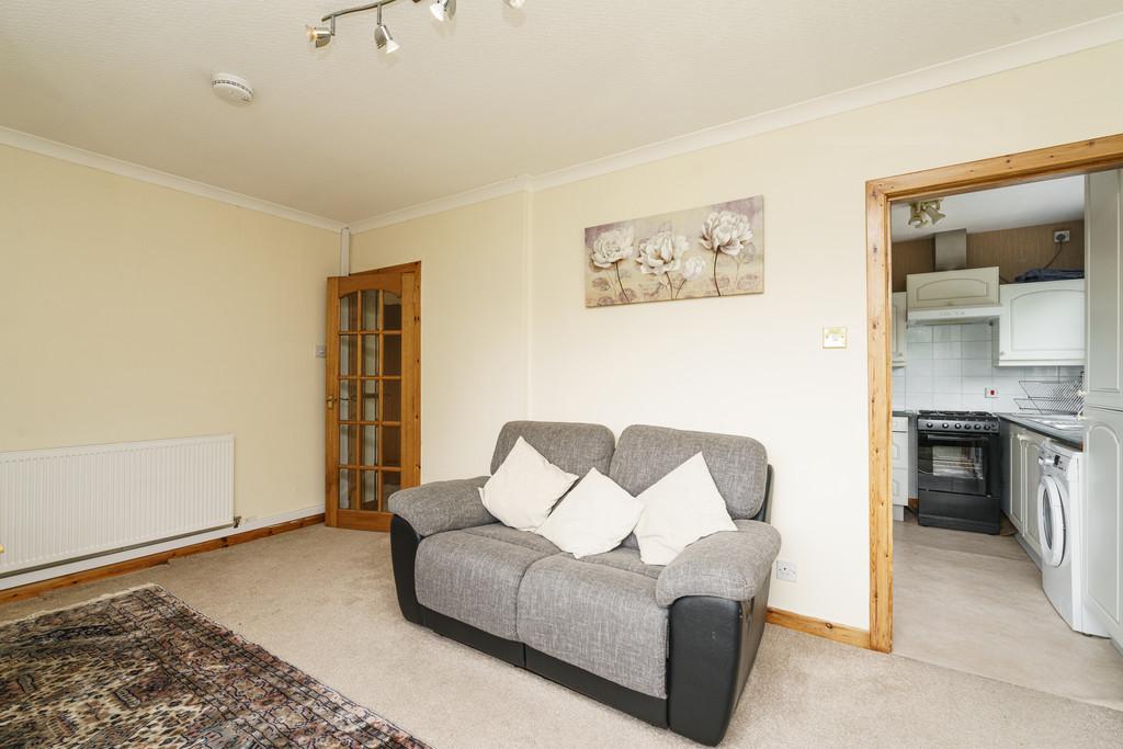 Raeden Crescent, Aberdeen 1 bed apartment - £525 pcm (£121 pw)