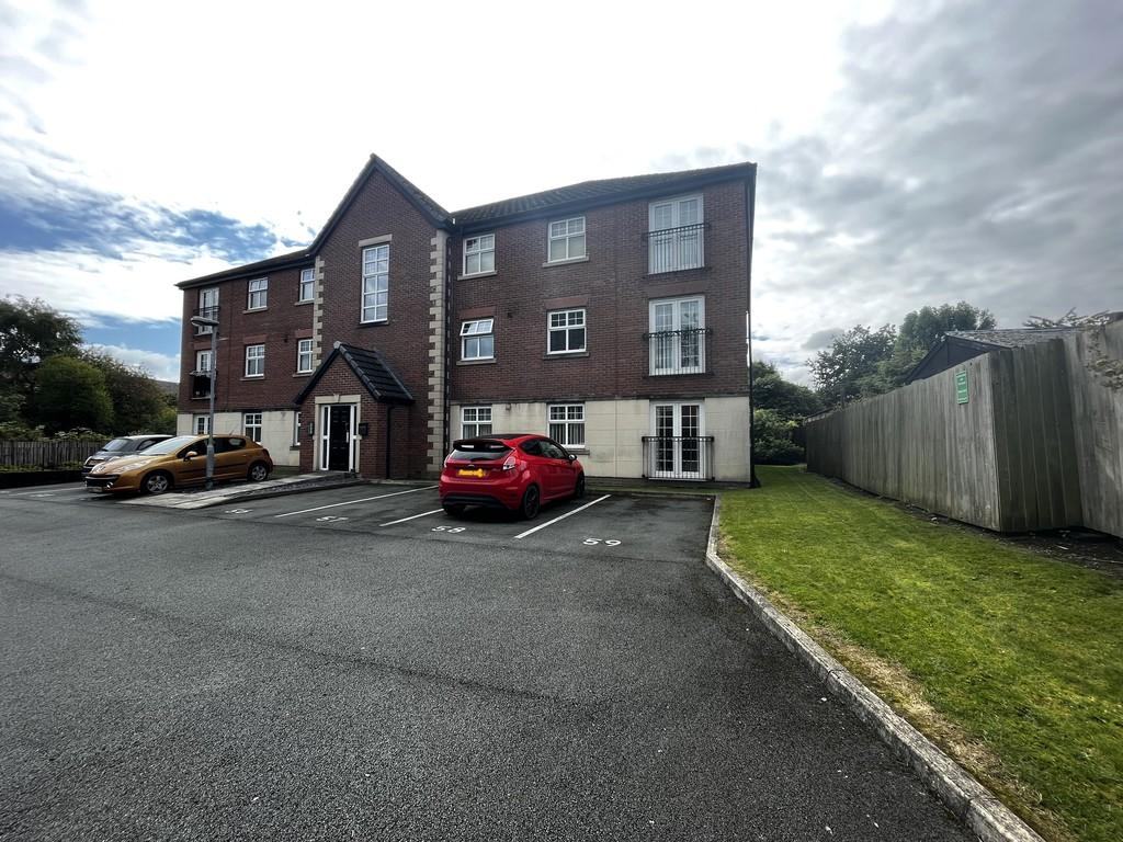 Kings Court, Middlewich 2 bed ground floor flat - £120,000