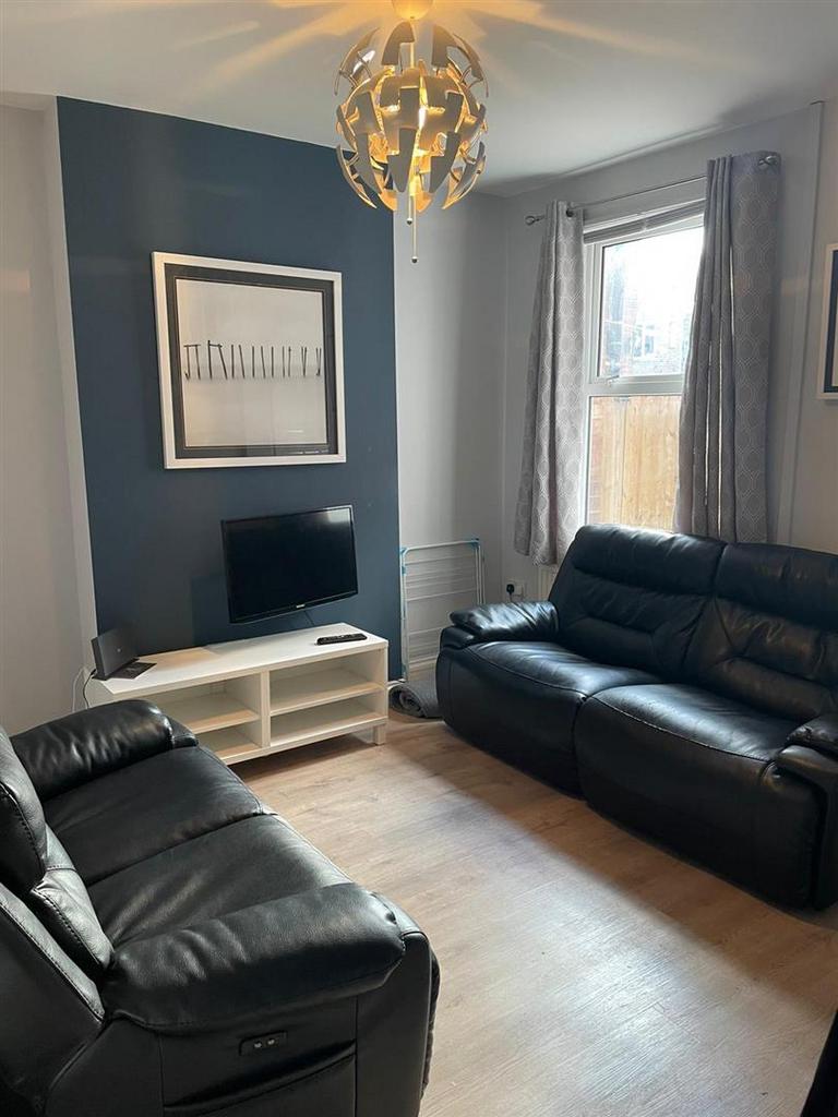 SWAN ROAD, GL1 - STUDENT HOUSE £500... 1 bed in a house share - £500 ...