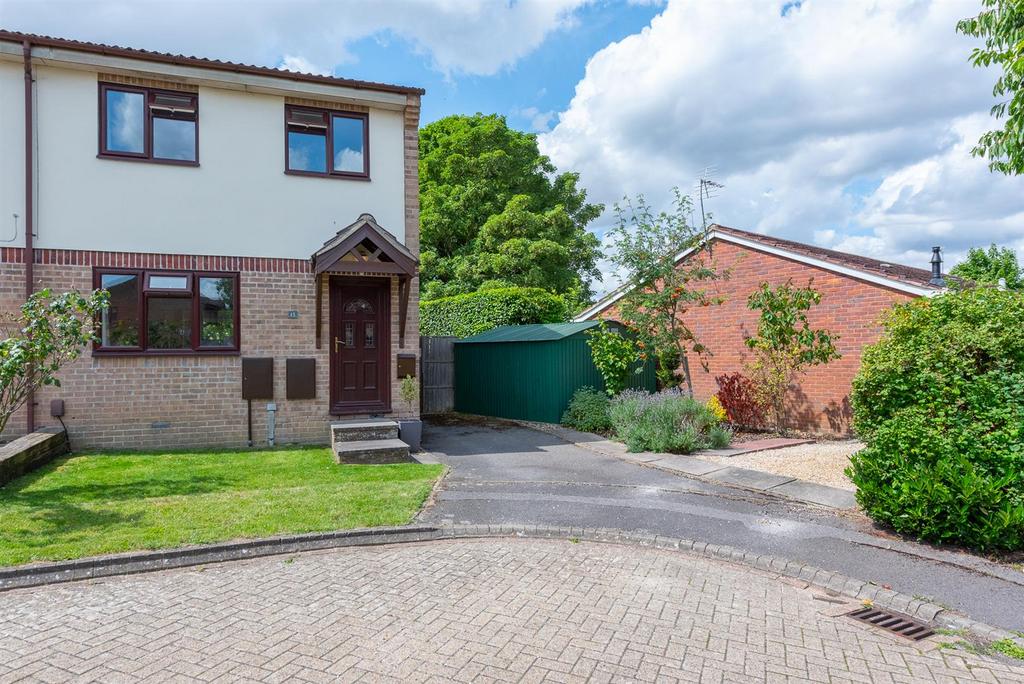 Beethoven Road, Basingstoke RG22 3 bed semi-detached house for sale - £ ...