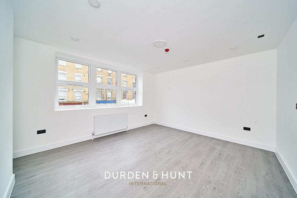 Kingsland High Street, London, E8 Studio to rent - £1,700 pcm (£392 pw)