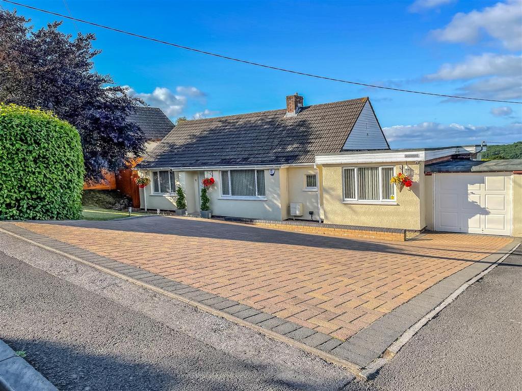 Llandevaud, Newport 4 bed detached house - £475,000