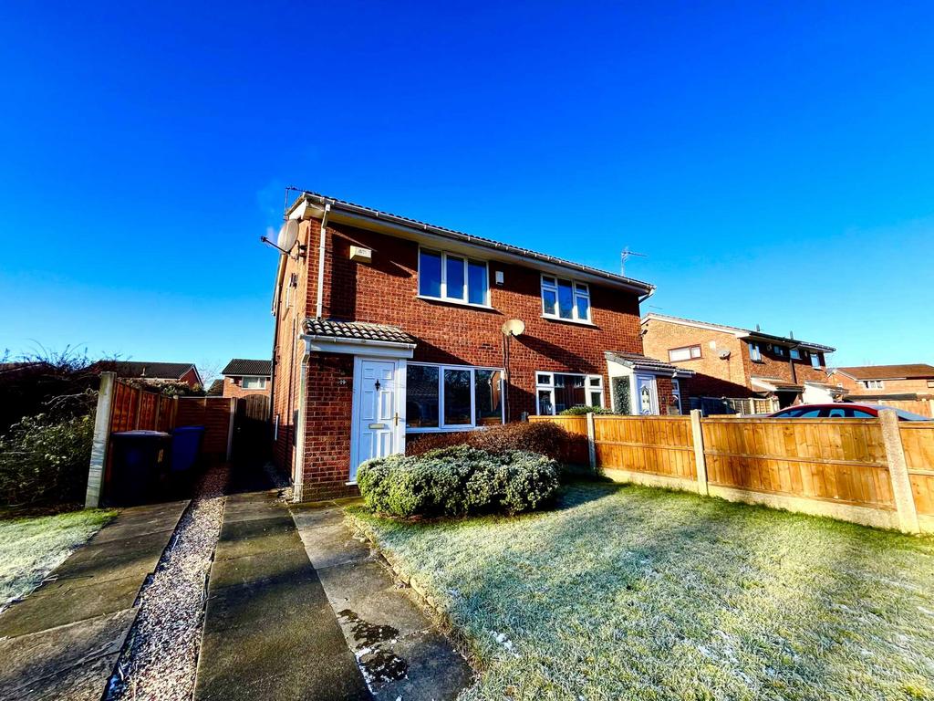 Tenby Close, Callands 2 bed semi-detached house - £175,000