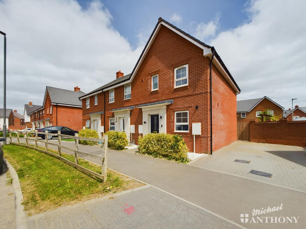 Armstrongs Fields, Kingsbrook 3 bed end of terrace house - £365,000