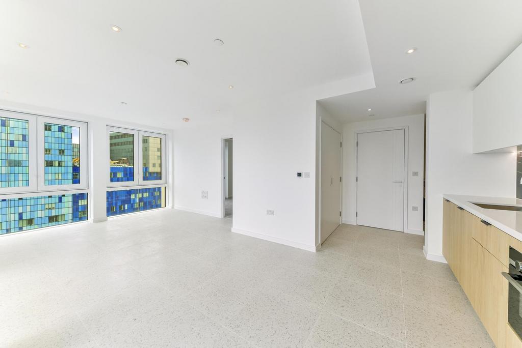 Bouchon Point, The Silk District, E1 1 bed apartment - £2,600 pcm (£600 pw)