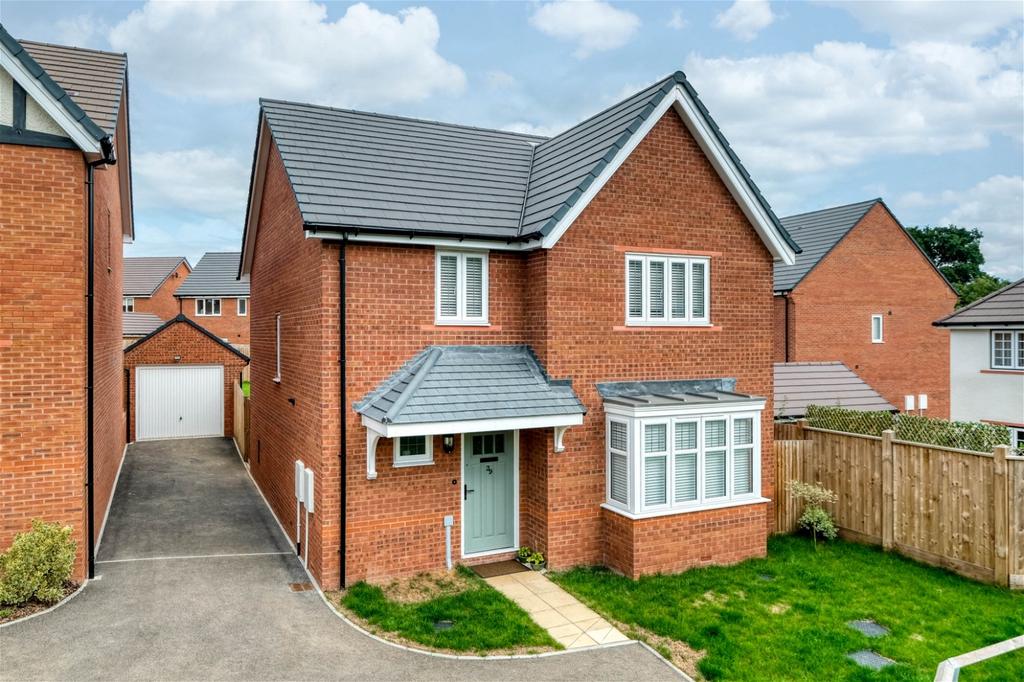 Wrendale Drive, Worcester, WR2 5FZ 4 bed detached house - £425,000