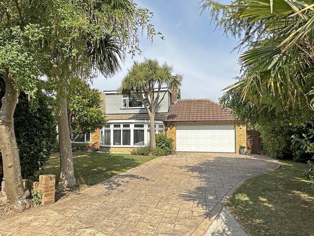 Apple Grove, Aldwick Bay Estate... 4 bed detached house - £750,000