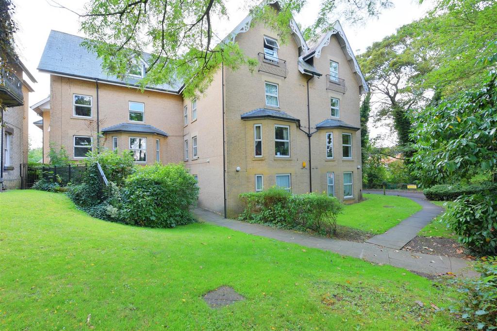 Holgate Road, York 1 bed flat - £825 pcm (£190 pw)