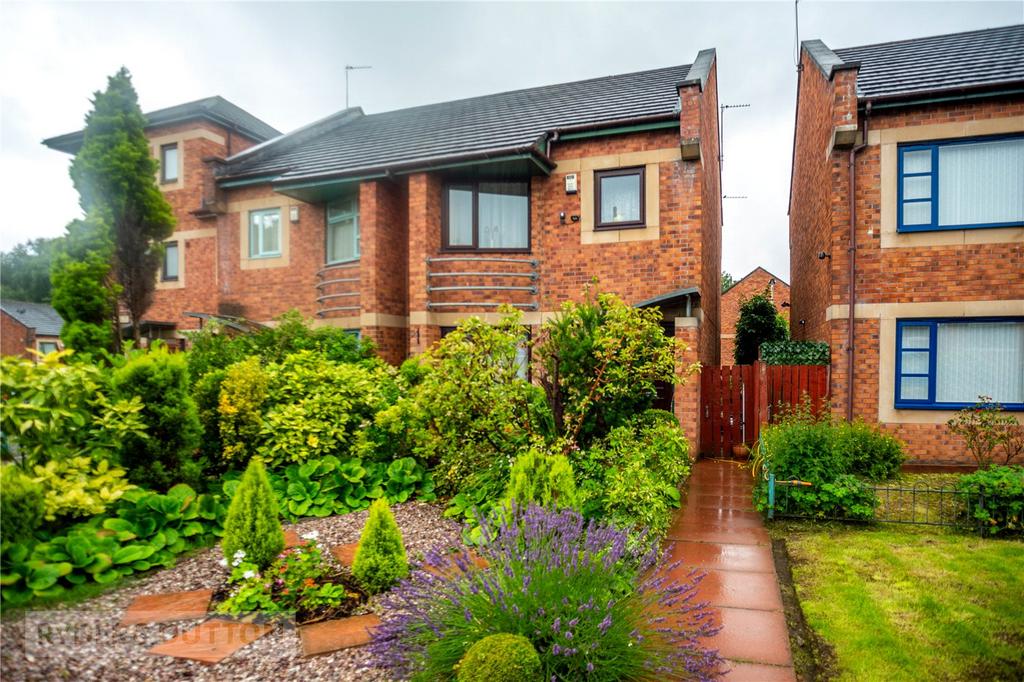 Factory Lane, Blackley, Manchester, M9 3 bed end of terrace house - £ ...