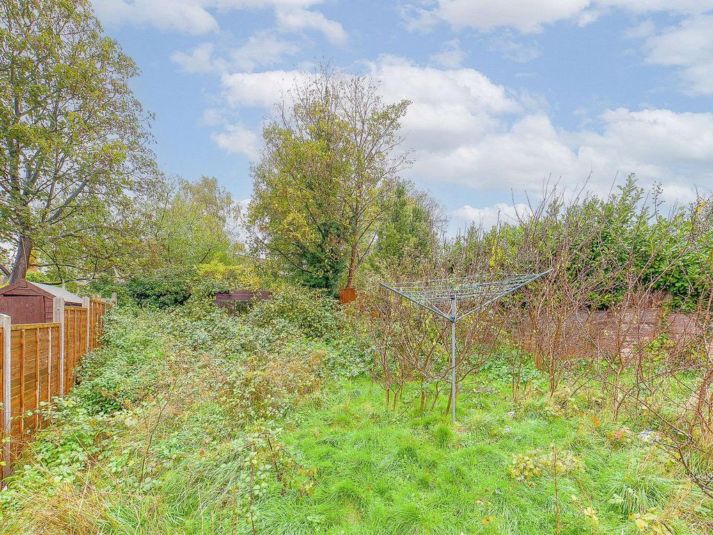 Banks Road, Frindsbury, Rochester ME2... 3 bed semi-detached house - £ ...