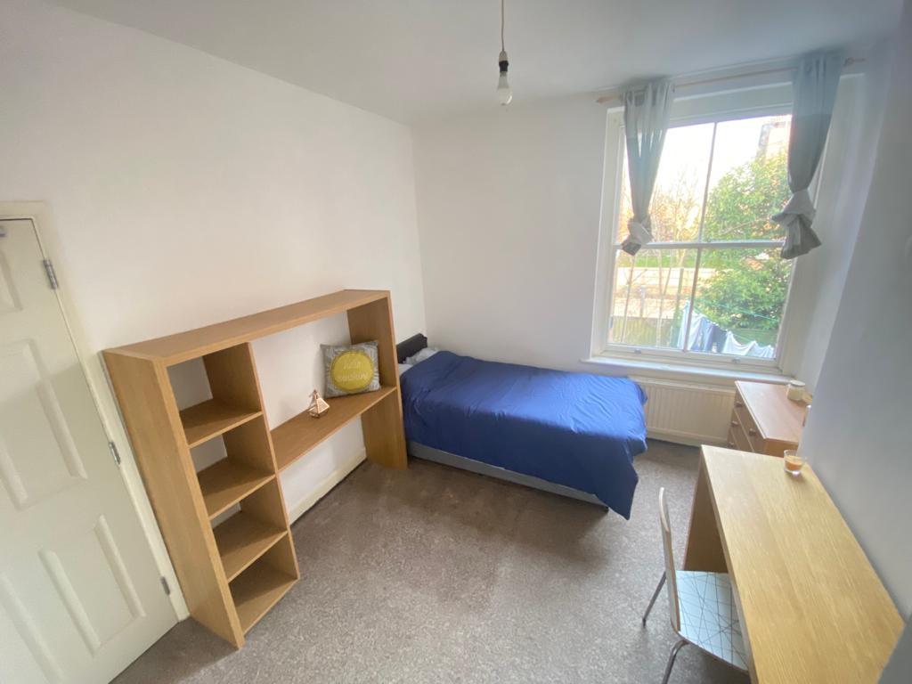 Birnam Road, Finsbury Park, London, N4 House share - £950 pcm (£219 pw)