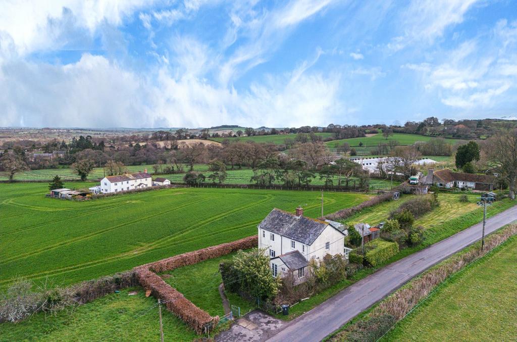 Beech Cottages, Chaffcombe Road... 2 bed semi-detached house - £325,000