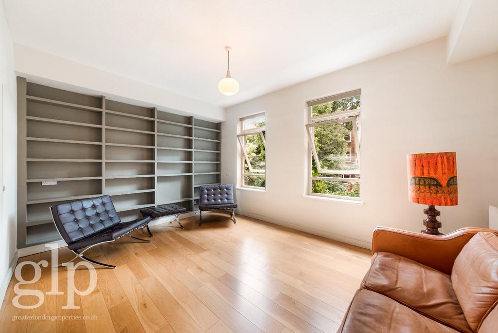 Great Ormond Street, WC1N 1 bed flat - £2,600 pcm (£600 pw)