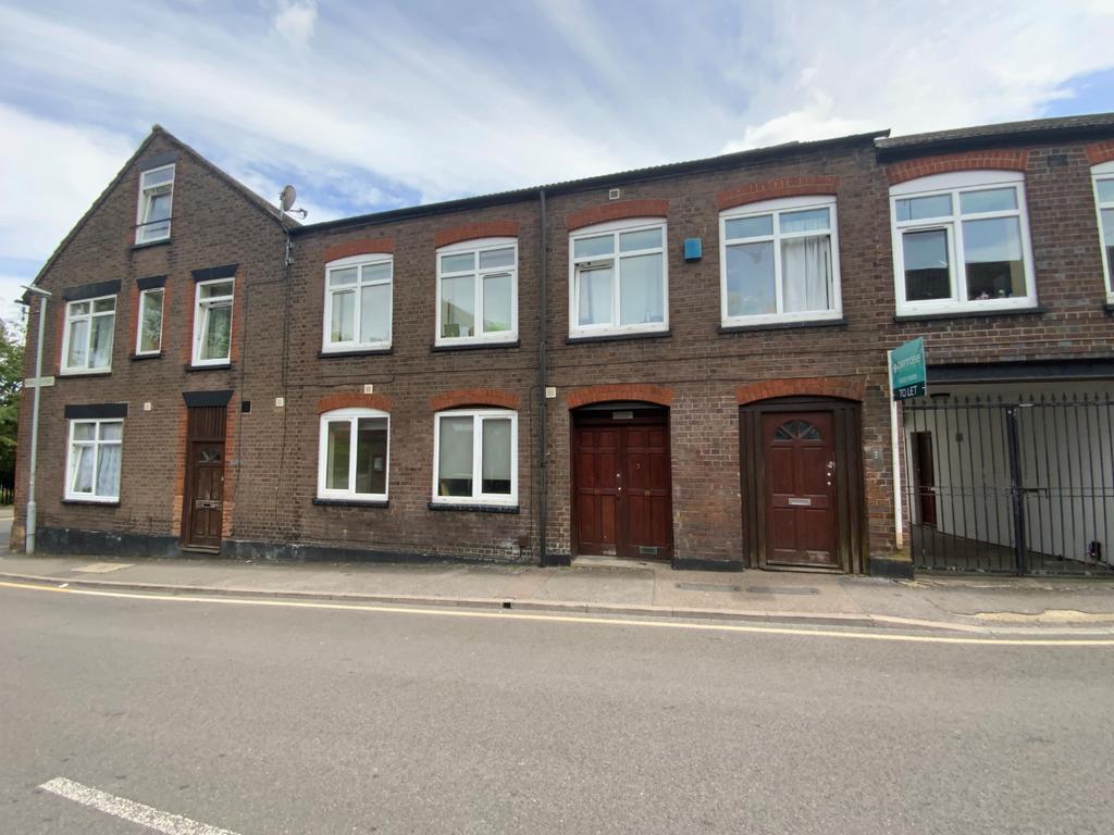 Adelaide Street, Luton, Bedfordshire... 1 bed ground floor flat - £825 ...