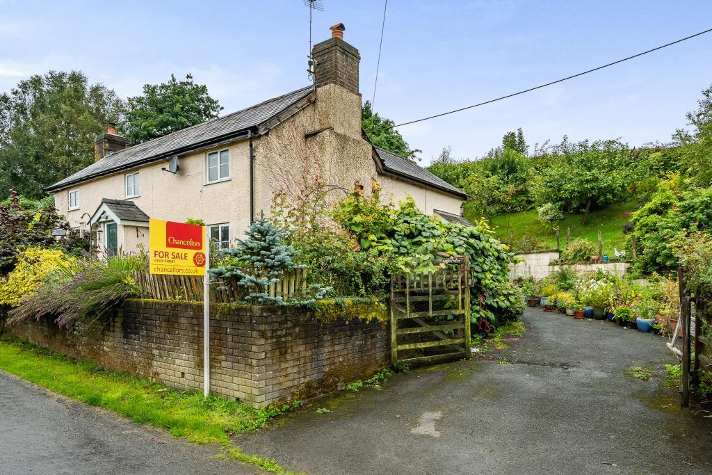 Lower Hergest, Herefordshire, HR5 3 bed link detached house - £280,000