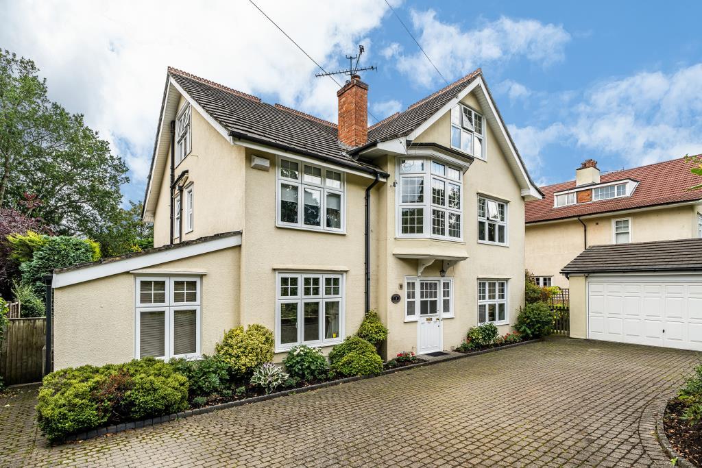 Camberley, Surrey, GU15 7 bed detached house - £1,295,000