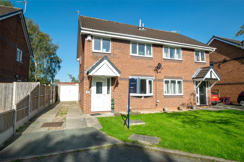 Shilton Close, Middlewich 3 bed semi-detached house - £175,000