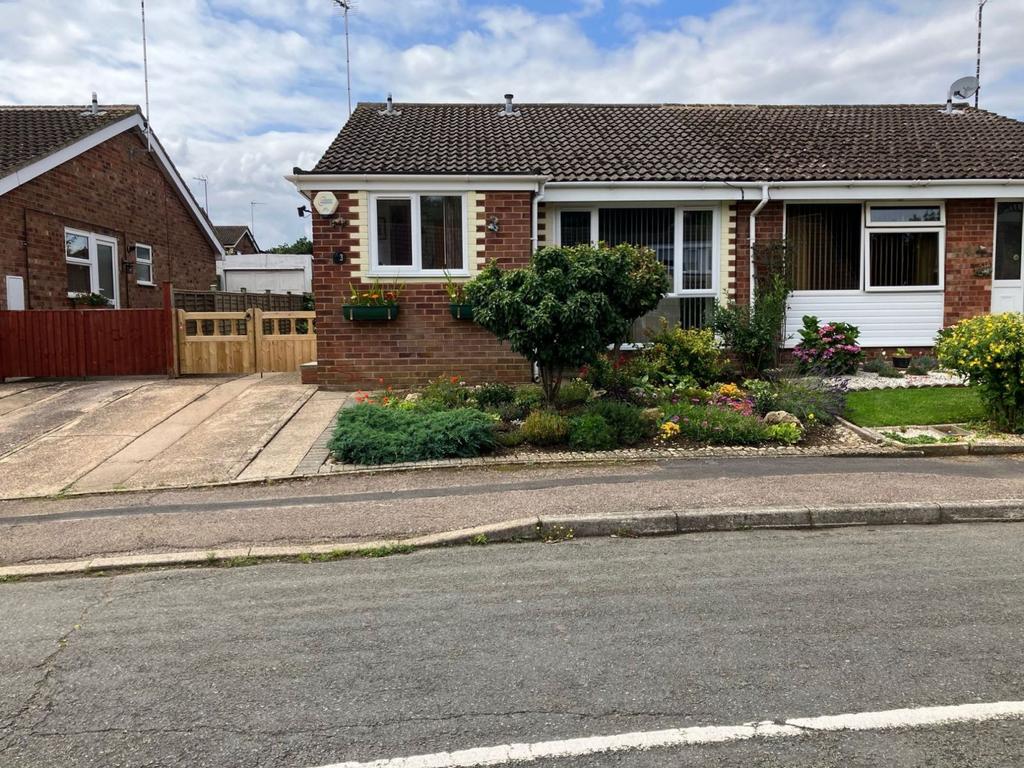 Windermere Close, Daventry... 2 bed semi-detached bungalow - £265,000
