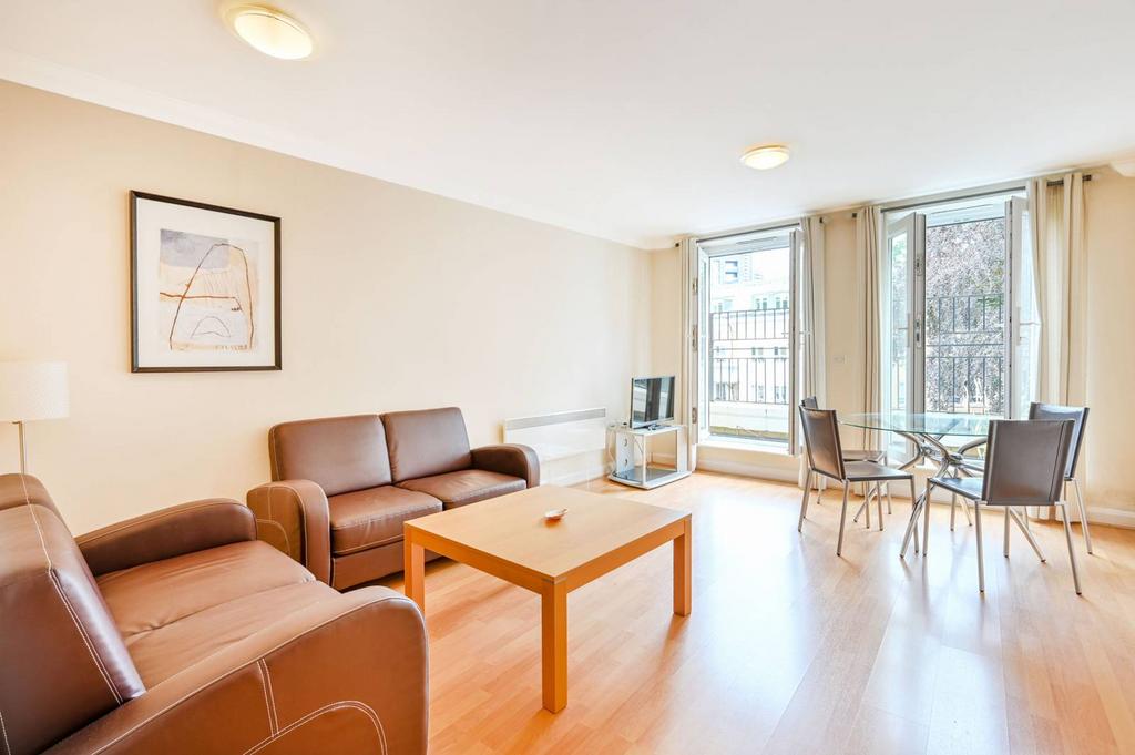 Copper Beech House, Heathside Crescent, Woking, GU22 2 bed flat for ...
