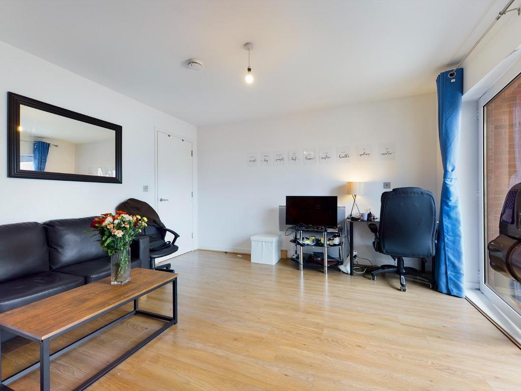 Excelsior Buildings, Princess Way... 1 bed flat - £795 pcm (£183 pw)