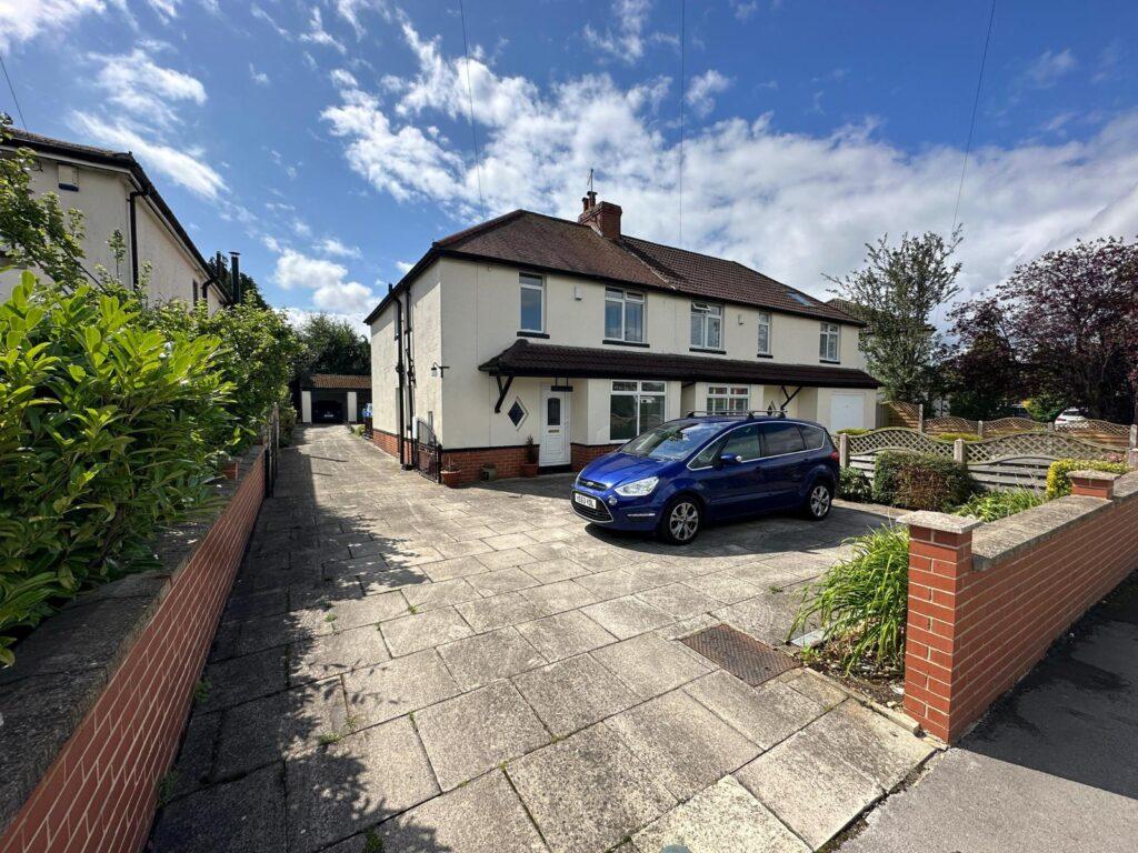 Green Lane, Cookridge, Leeds, LS16 7LW 3 bed semi-detached house - £ ...