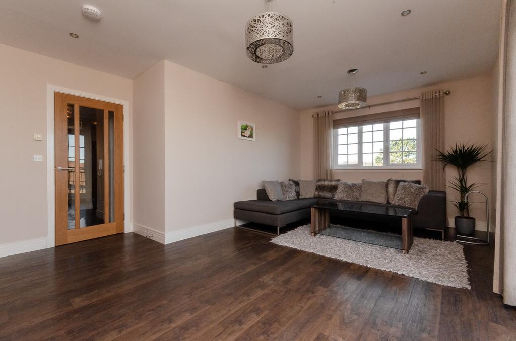 Knightswood Road, Flat 3/2... 2 bed flat - £1,200 pcm (£277 pw)