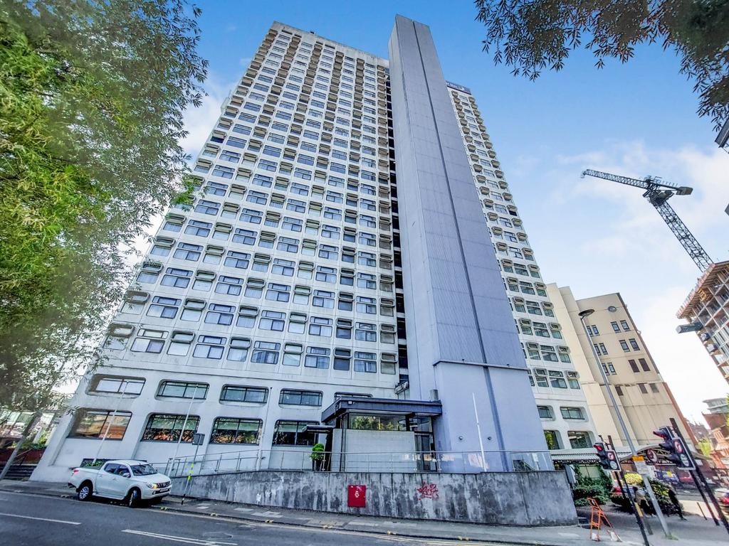 City Heights, Victoria Bridge Street... 1 bed flat - £925 pcm (£213 pw)