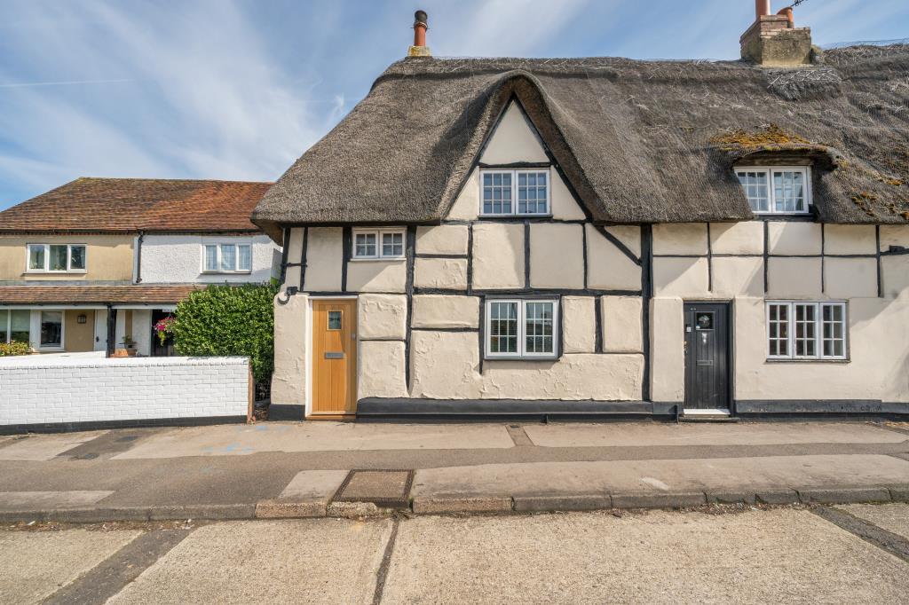 Thatcham, Berkshire, RG18 3 bed cottage - £340,000