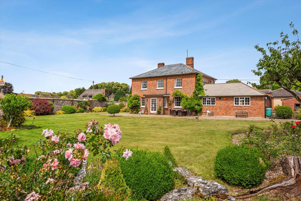 The Hill, Hurstbourne Tarrant, Andover, Hampshire, SP11 4 bed farm ...
