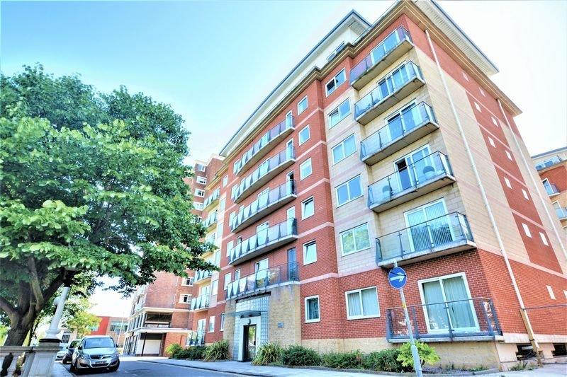 188 Lord Street, Southport... 2 bed apartment - £750 pcm (£173 pw)