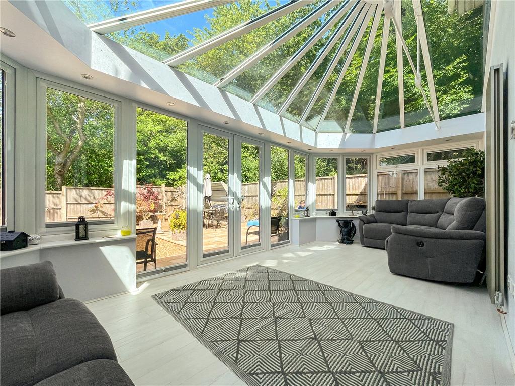 Goodall Close, Rainham, Gillingham, Kent, ME8 4 bed detached house for ...