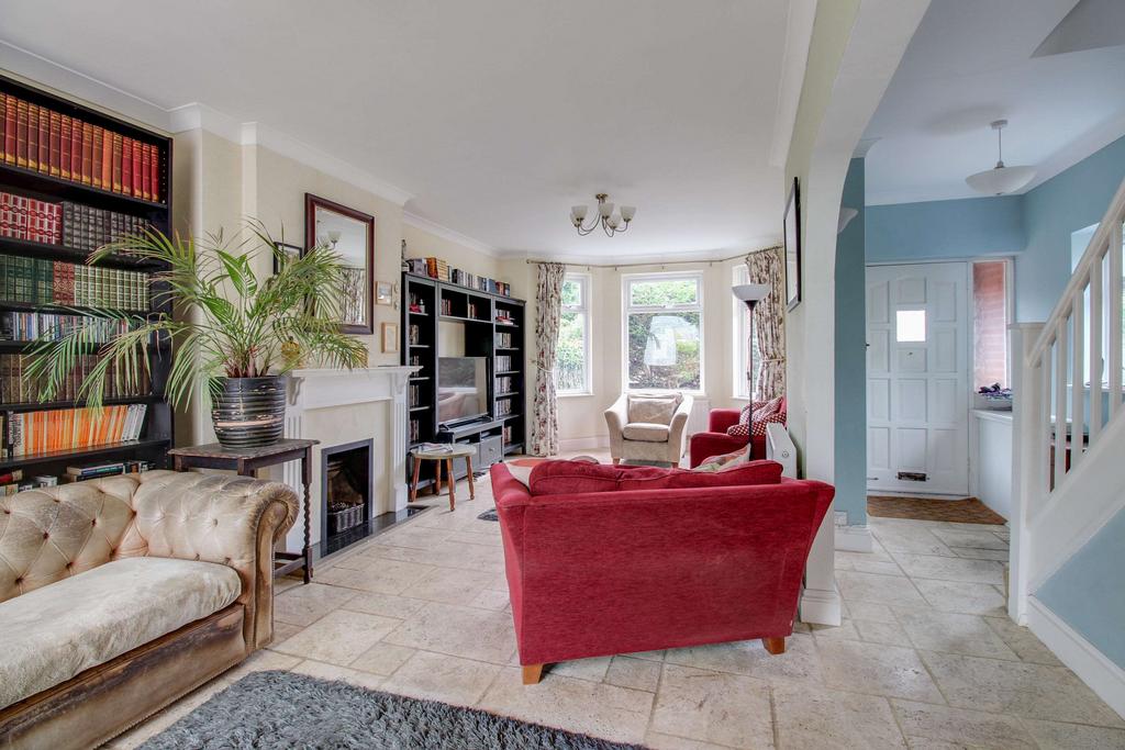 Heath Road, Leighton Buzzard LU7 3AD 3 bed semi-detached house - £450,000