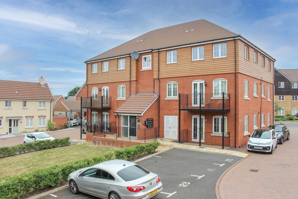 Moneta Rise, Leighton Buzzard LU7 9SN 1 bed flat - £190,000