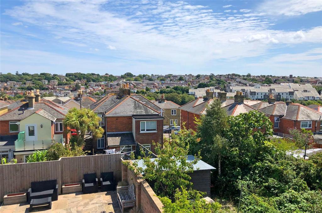 CENTRAL RYDE 2 bed property - £159,950