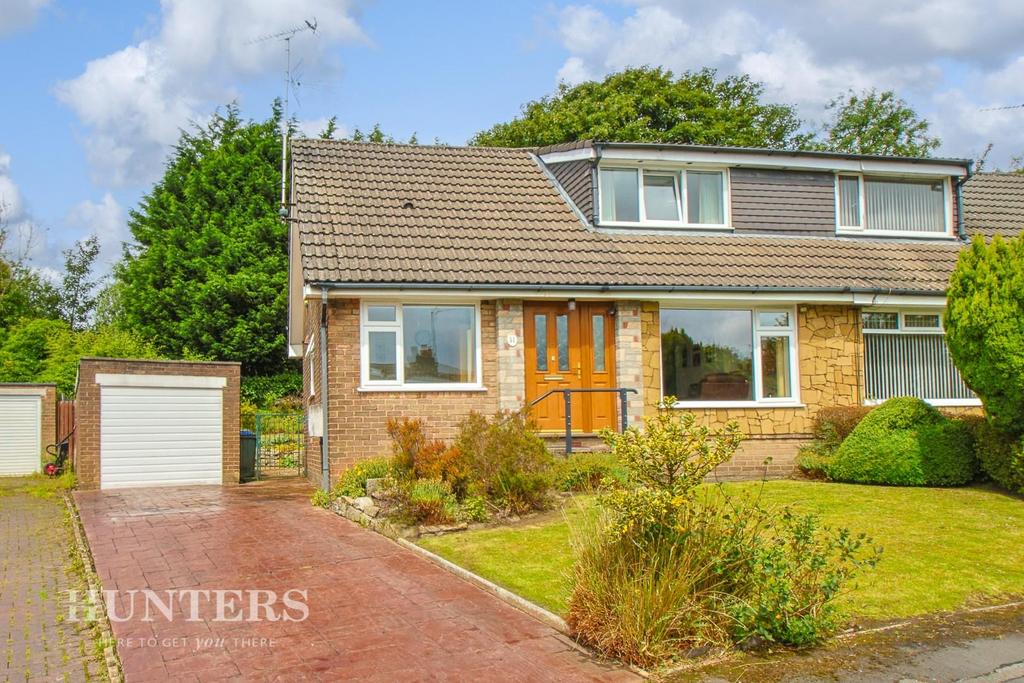 Alpine Drive, Wardle, OL12 9NY 3 bed semi-detached house - £225,000