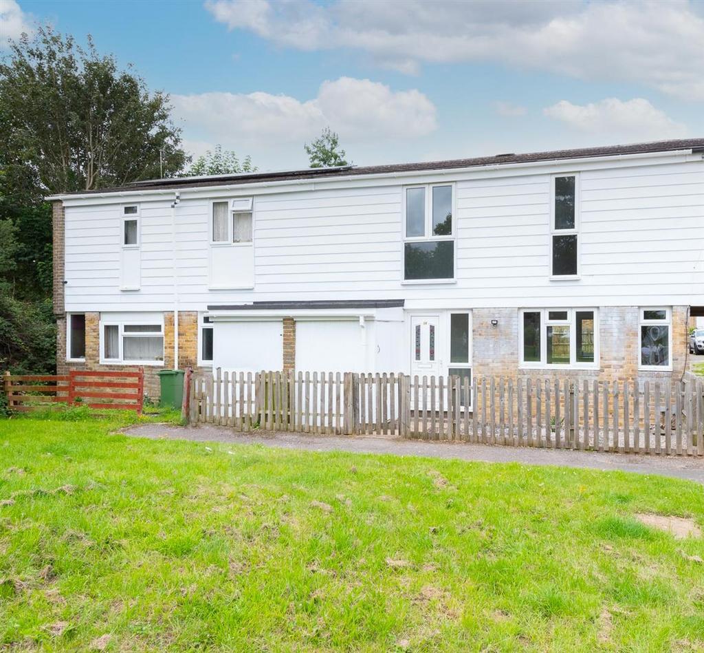 Cotswold Close, Basingstoke RG22 3 bed house - £280,000