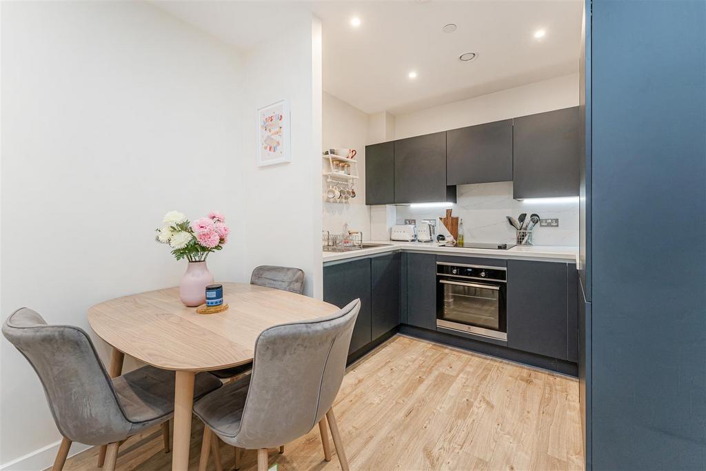 Forest Road, London 1 bed flat - £400,000