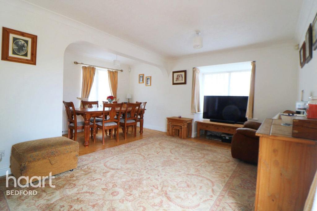 Adelaide Close, Houghton Conquest 3 bed detached house - £300,000