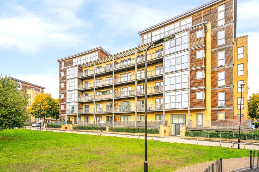 Bamboo Court, Hackney, E5 1 bed flat - £1,600 pcm (£369 pw)