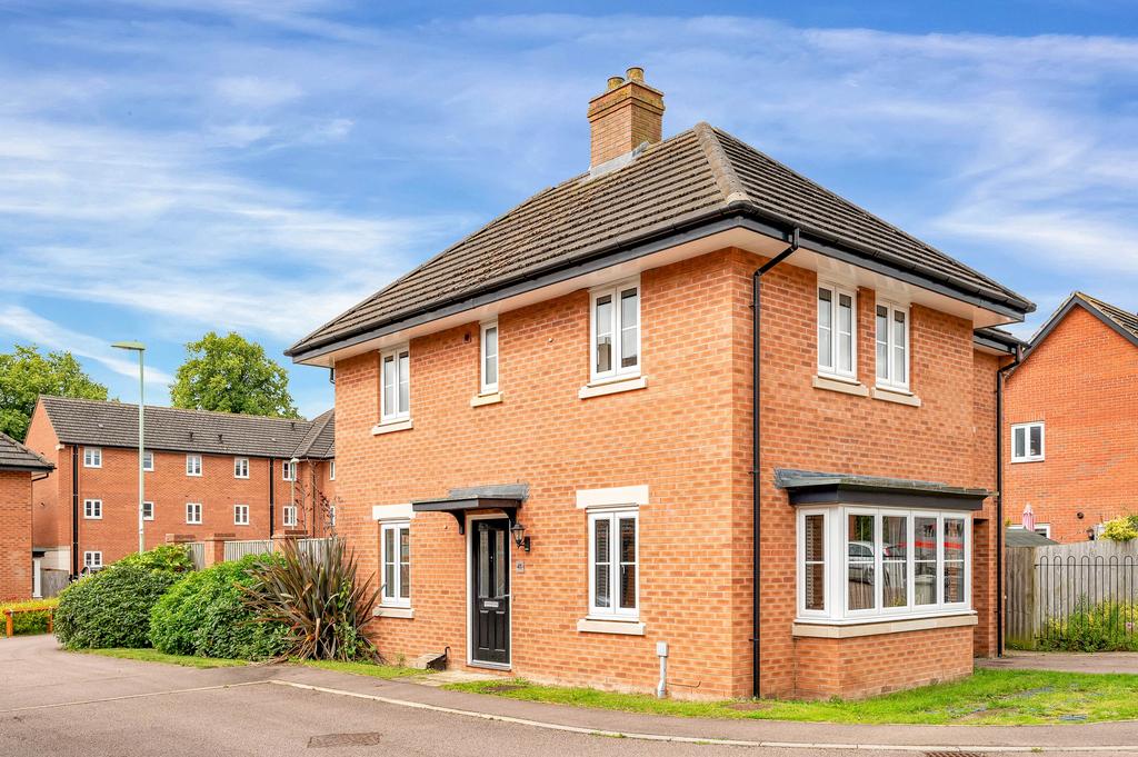 John Clare Close, Oakham, LE15 3 bed detached house - £1,200 pcm (£277 pw)