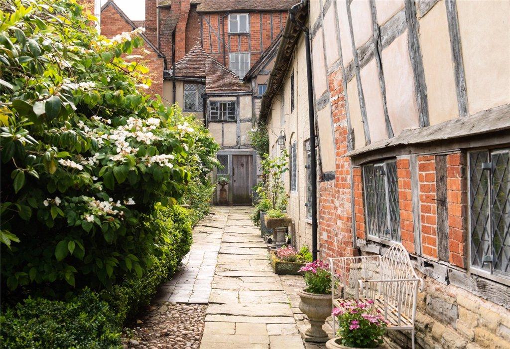 Churchill House Henley Street, Alcester, Warwickshire 8 bed terraced ...
