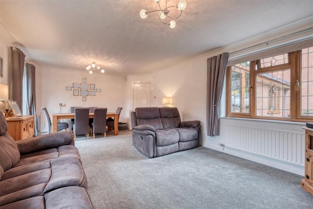 Towbury Close, Oakenshaw South... 3 bed detached bungalow - £395,000