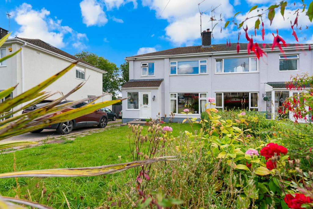 Woodfield Avenue, Radyr, Cardiff 3 bed semi-detached house - £425,000