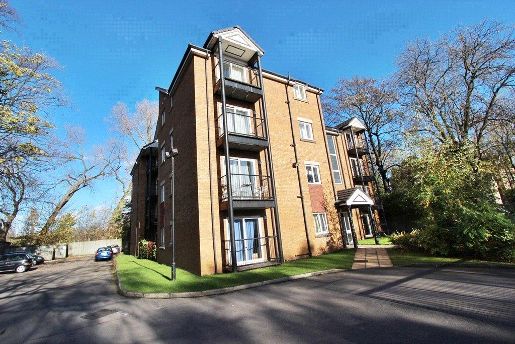 14 Wilbraham Road, Manchester, M14 2 bed flat - £1,300 pcm (£300 pw)
